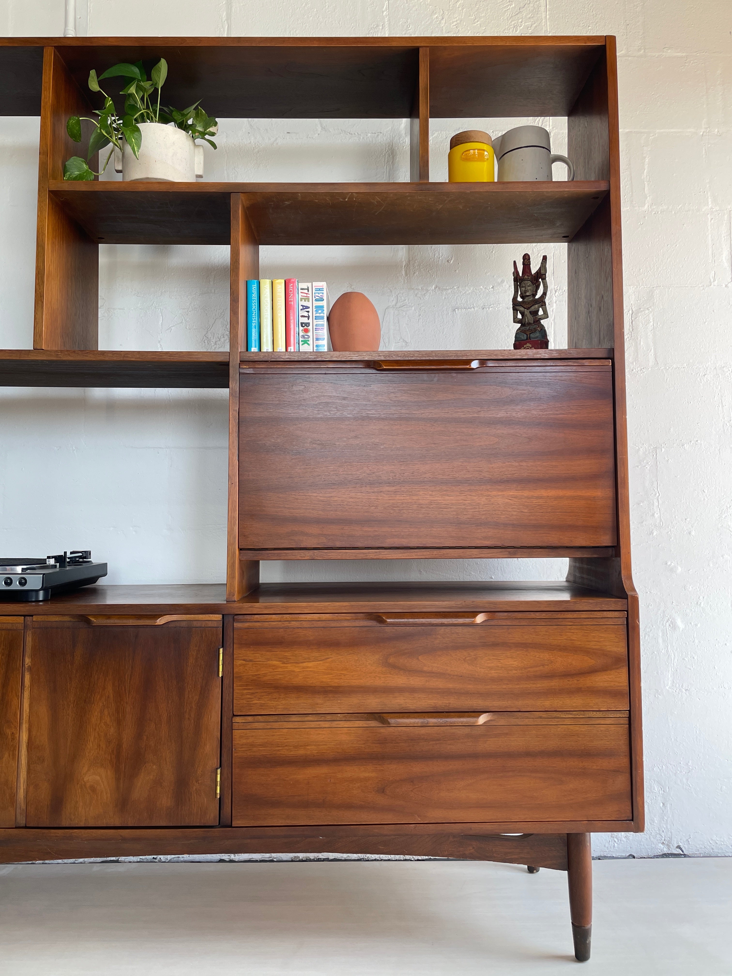 Mid century wall unit/room divider – Warehaus Orlando