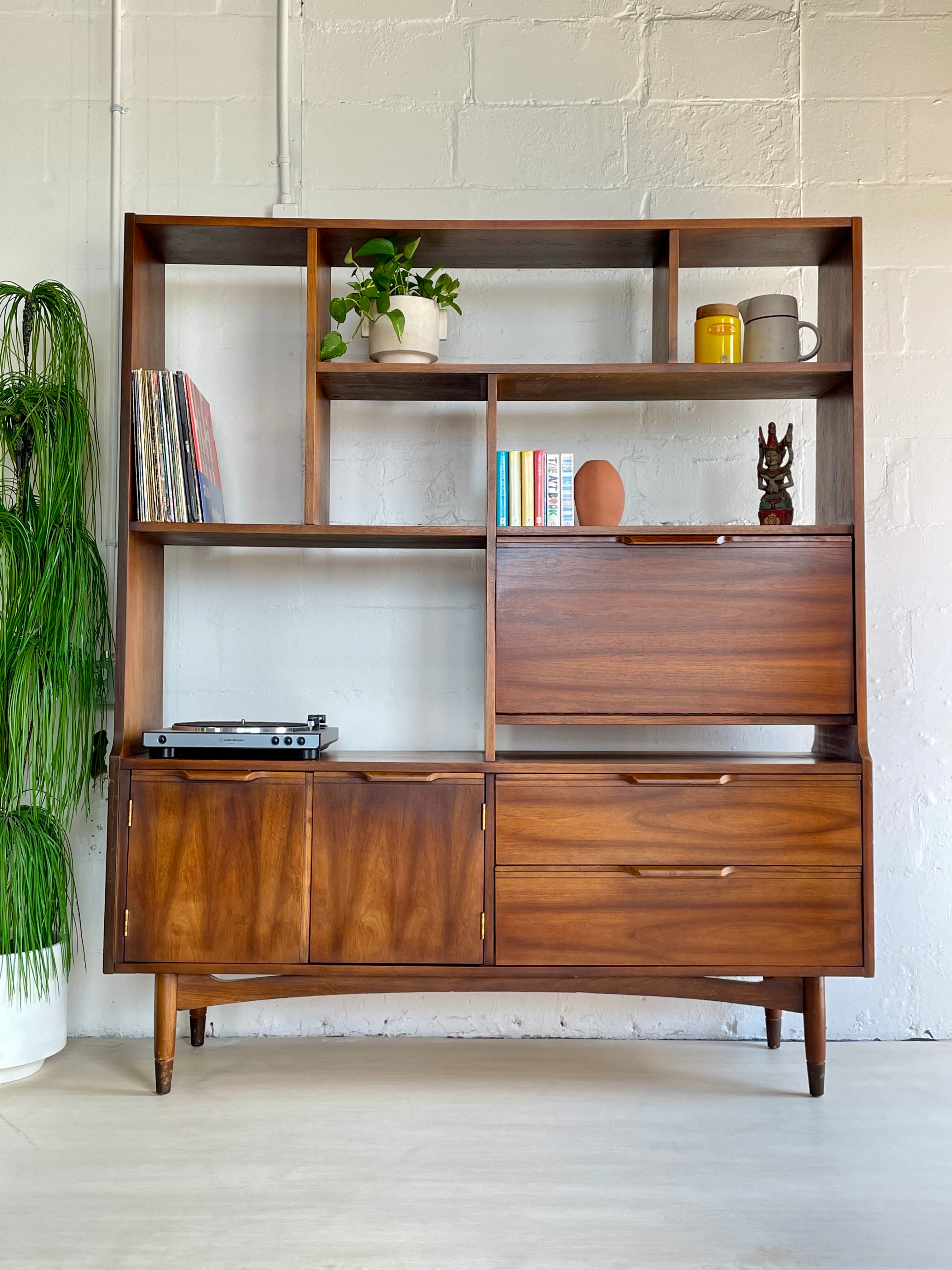 Mid century wall unit/room divider – Warehaus Orlando